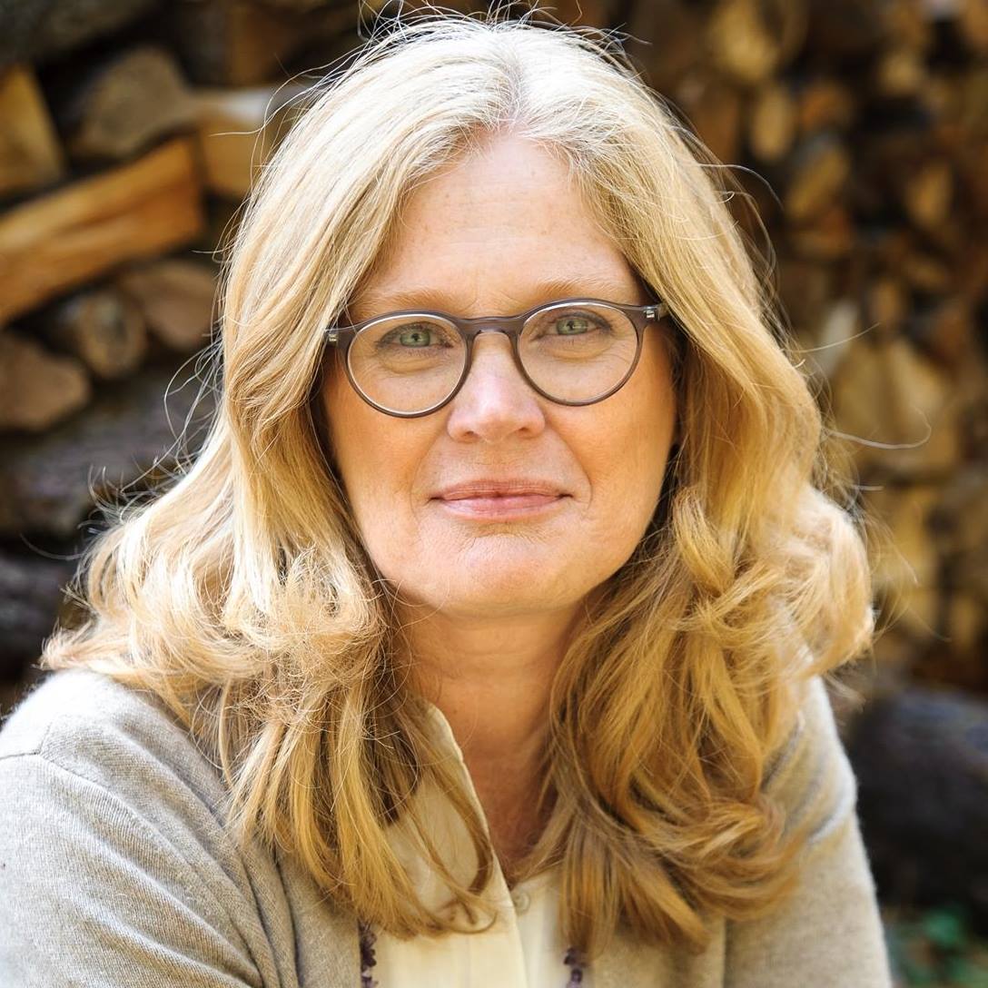 Coach of the Month: Suzanne Lynch - Yoga Health Coaching